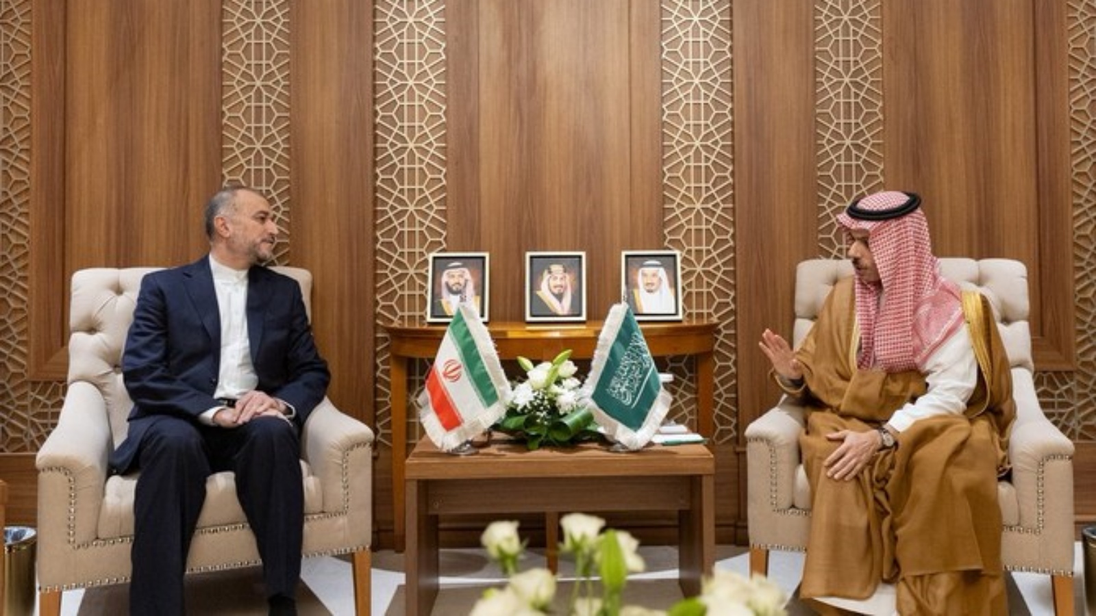 وزير الخارجية السعودي يبحث مع نظيره الإيراني التصعيد العسكري في غزة