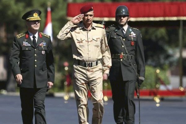 رئيس الأركان التركي يحادث نظيره العراقي
